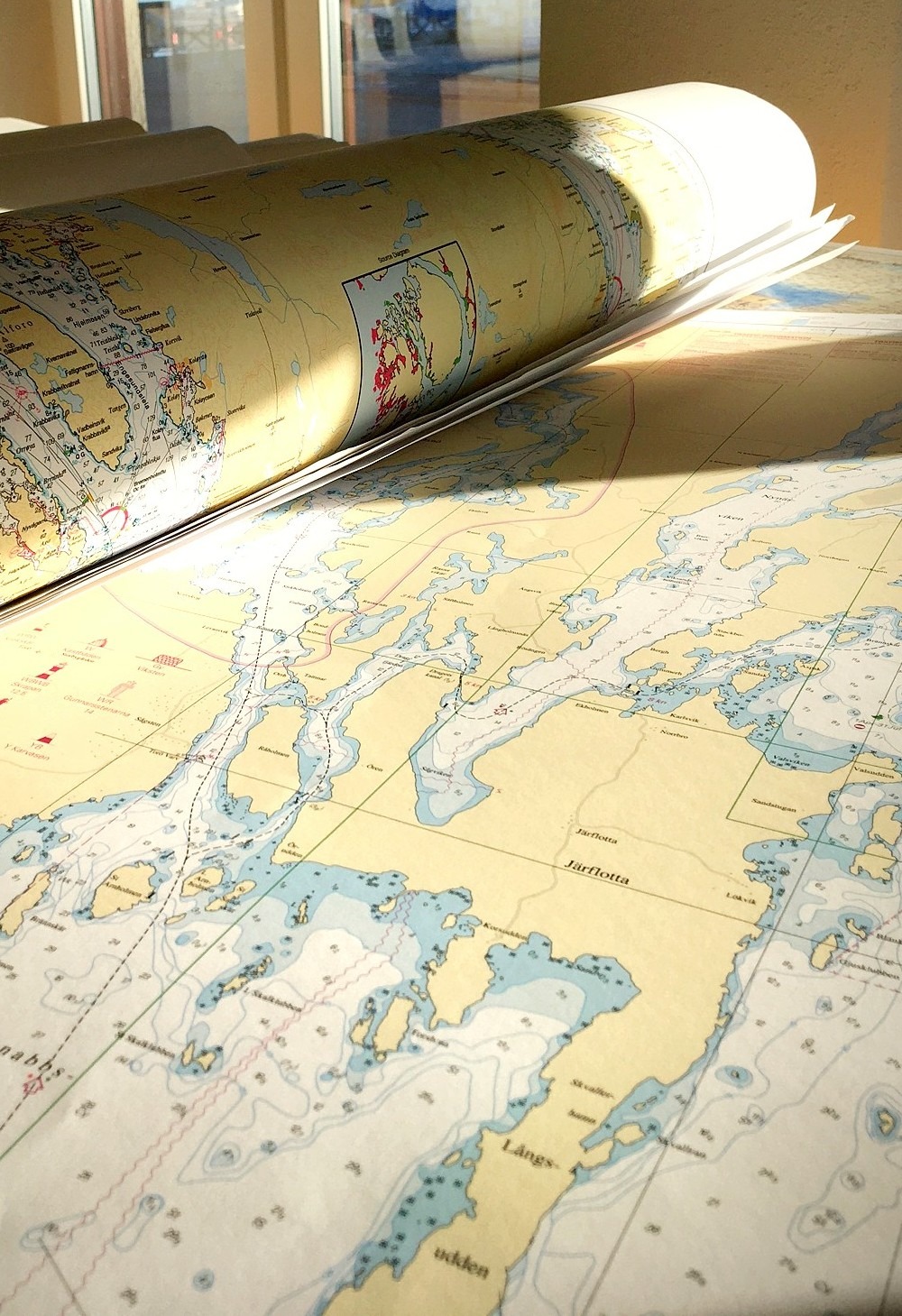 NAUTICAL CHARTS & LITERATURE - Baltic Kalmar Marina AB
